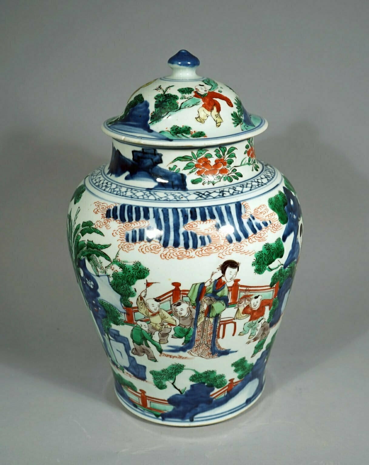 Wucai Jar and Cover from Qing Dynasty Shunzhi Period | Brief on Wucai ...